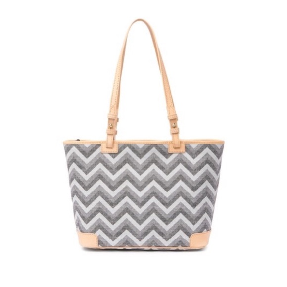 Dooney & Bourke | Bags | Dooney Bourke Chevron Small Leisure Shopper ...